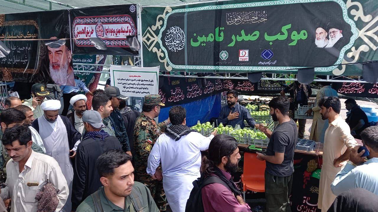 Sistan-Baluchestan Police Chief Visits Arbaeen Stall of Sadr Tamin Co ...